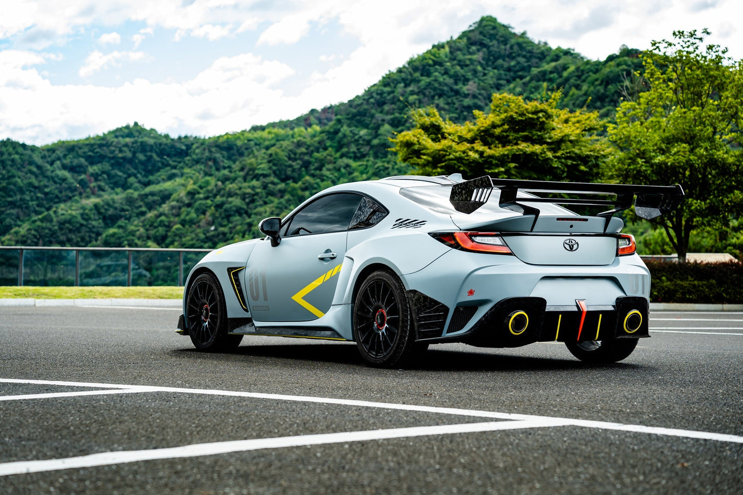 Robot "SHINNING" Widebody Wheel Arches & Side Skirts For Toyota GR86 S ...